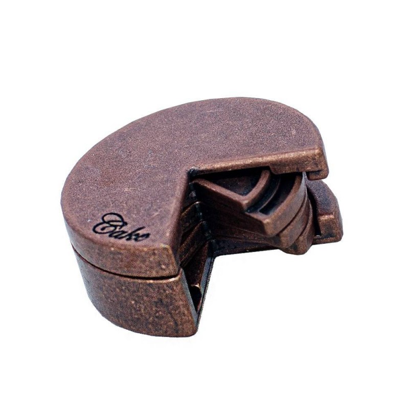 Sfida il tuo ingegno con la Torta Hanayama Cast! 🍰